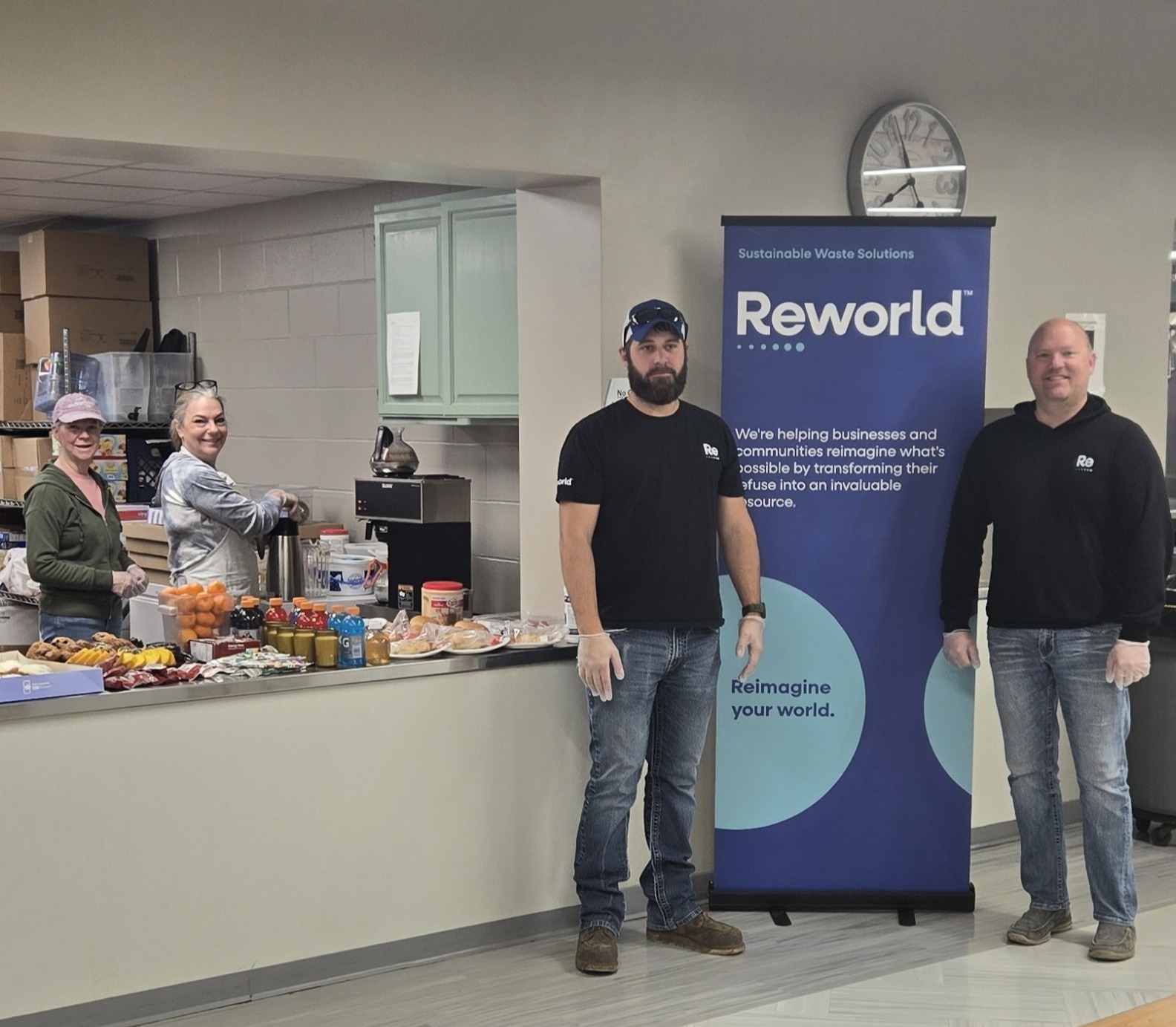 Reworld™ Wisconsin Team Volunteers in Oshkosh and Winneconne